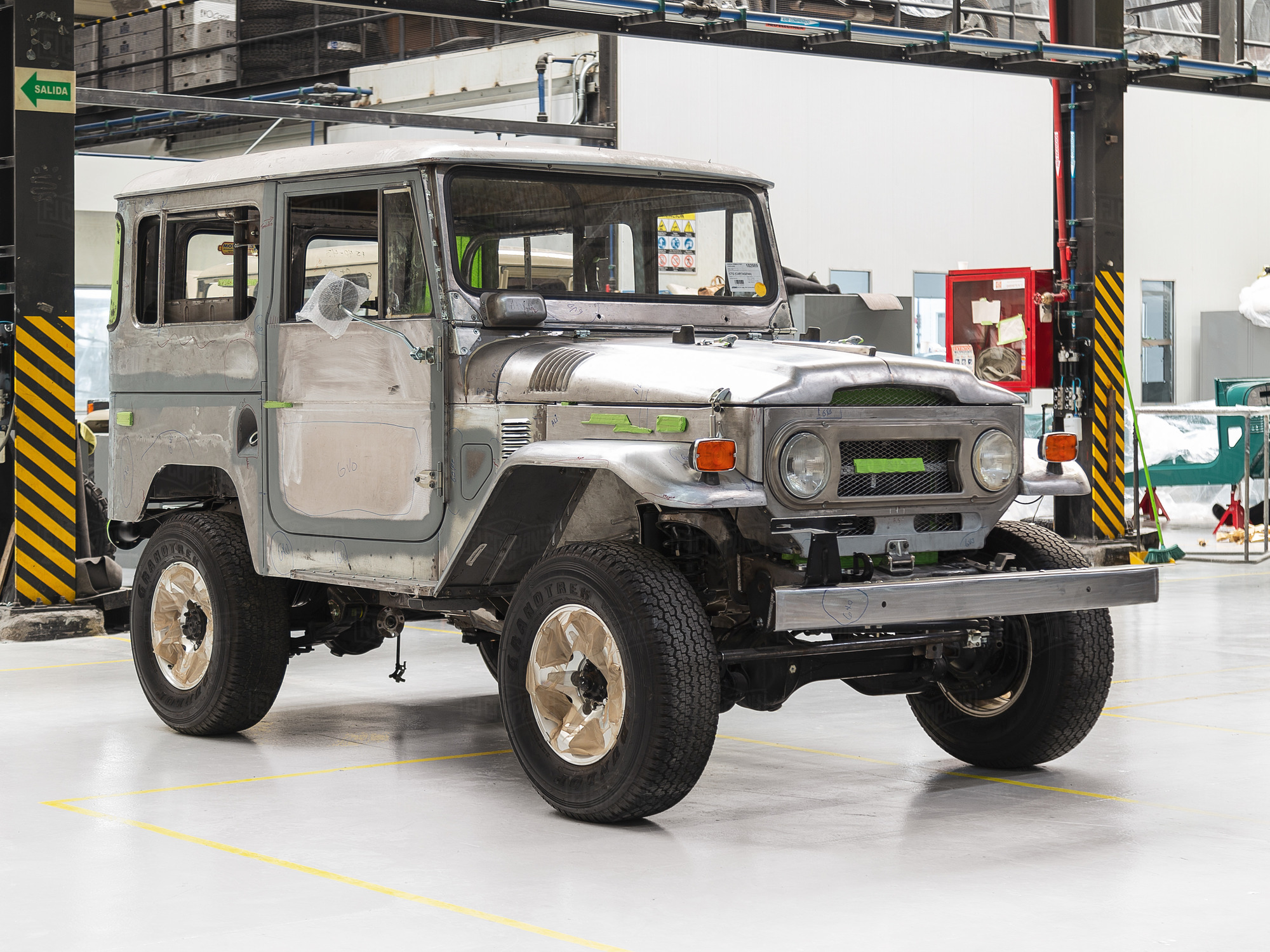 1971 FJ40 - Cloudmist grey - FJ40-91620