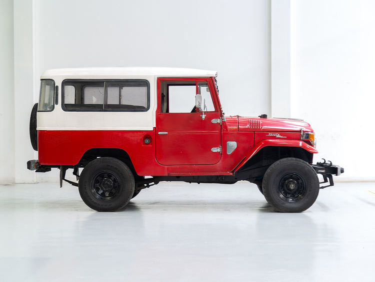 Restored Land Cruisers - The FJ Company