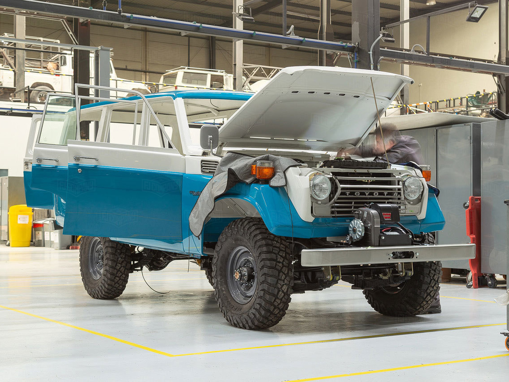 1980 FJ55 - Capri Blue & White - FJ55-120563