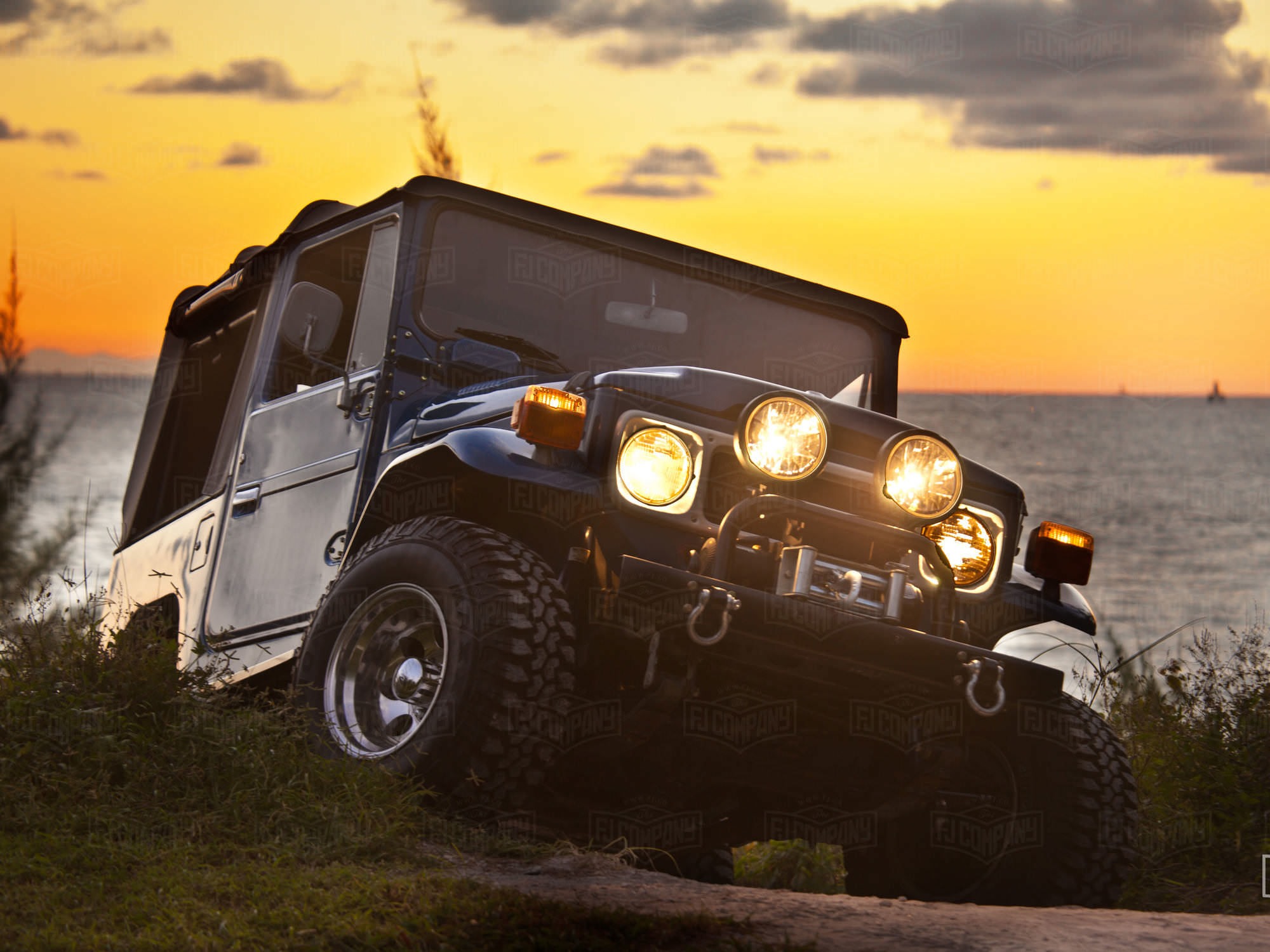 1982 FJ40 - Medium Blue - FJ40-356568